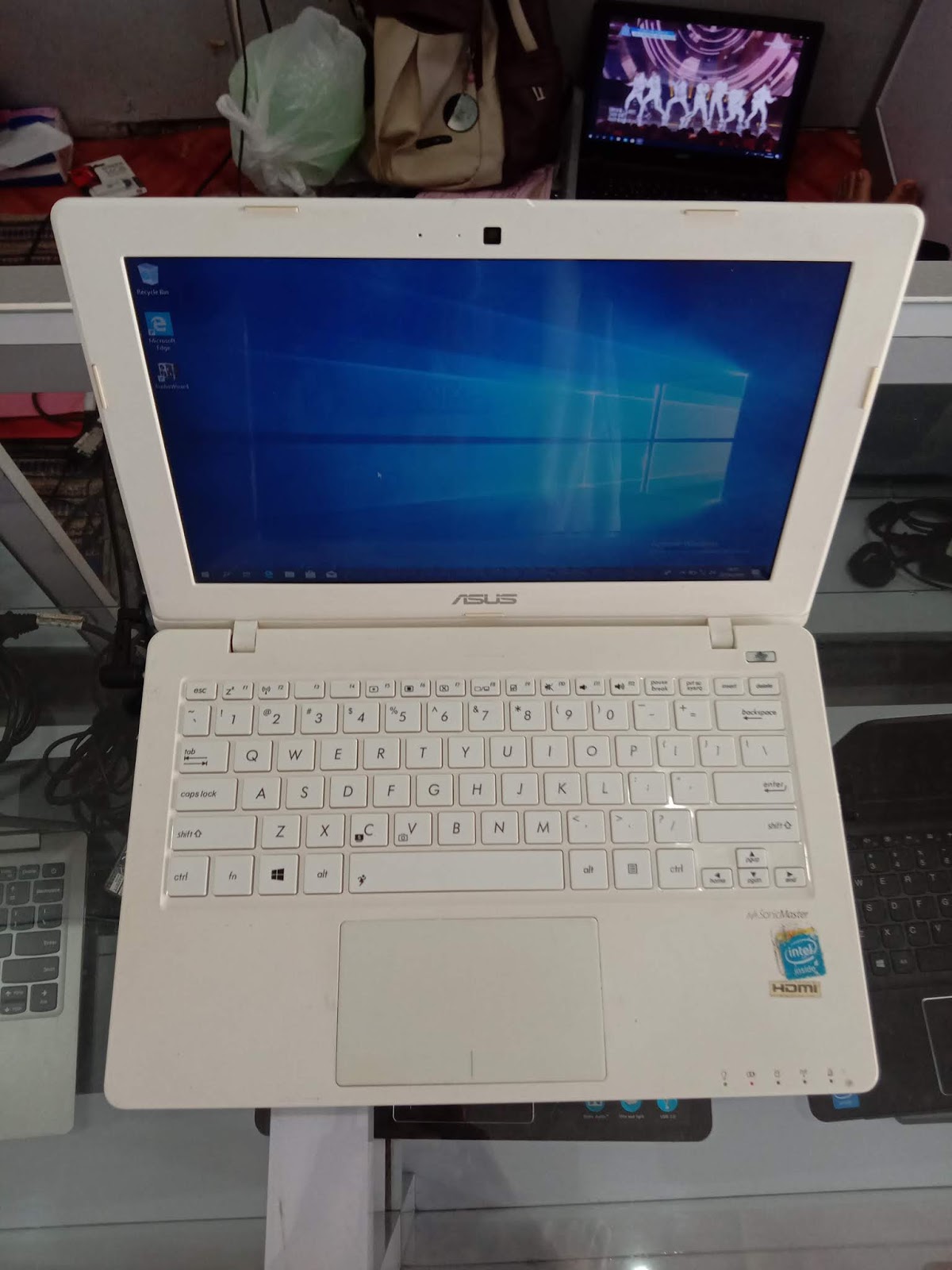 Netbook Asus X200CA : Pusat Laptop Kudus
